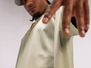 London based singer songwriter Pola Unveils Second Single “Emerald Sea ...